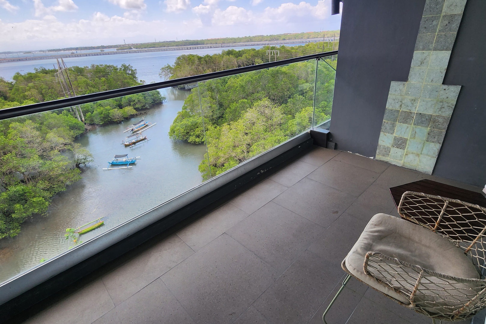 Deluxe Bay View – The Crystal